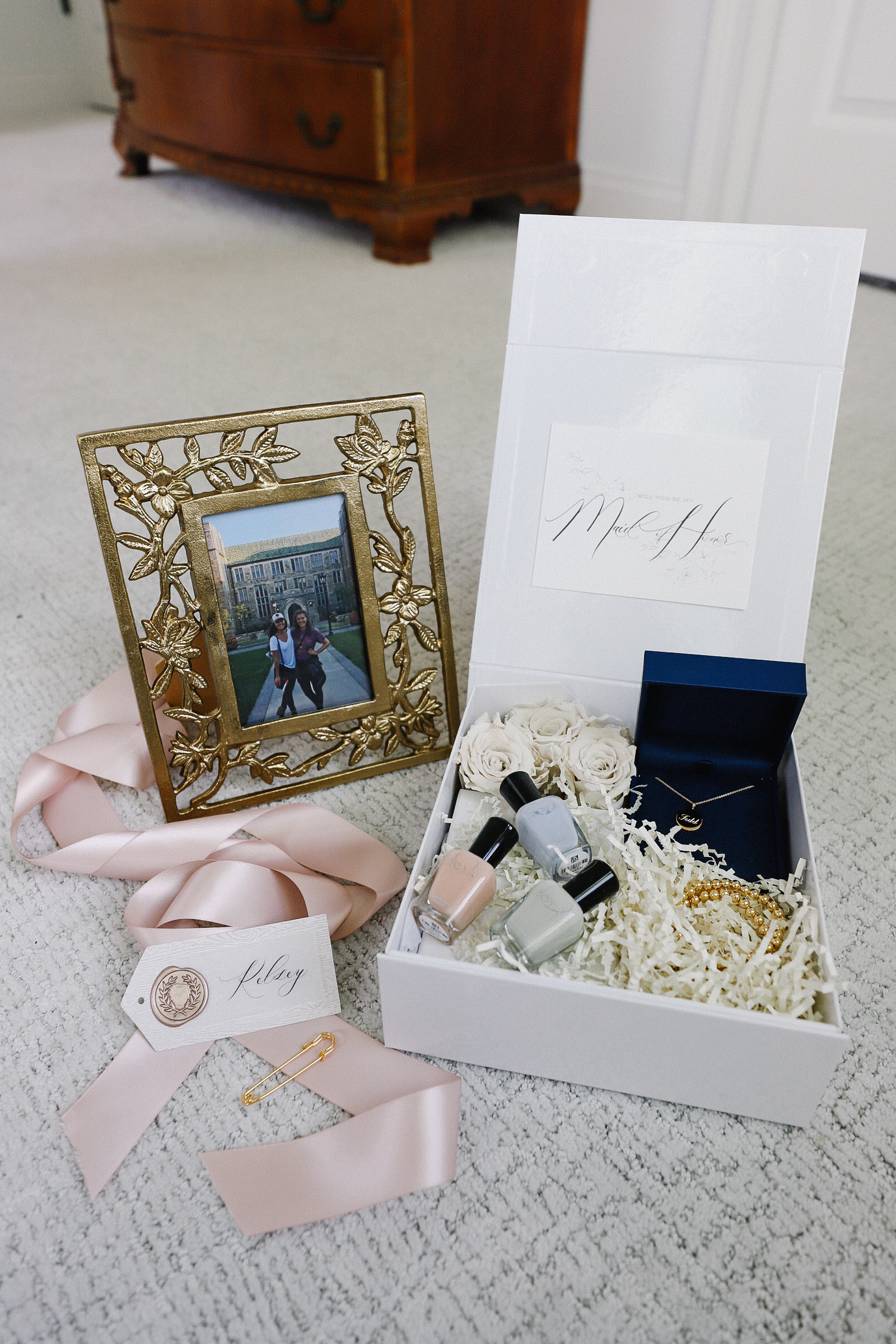 How I asked my Bridesmaids 💍 Wedding Bridal Party Proposal Boxes - with ...